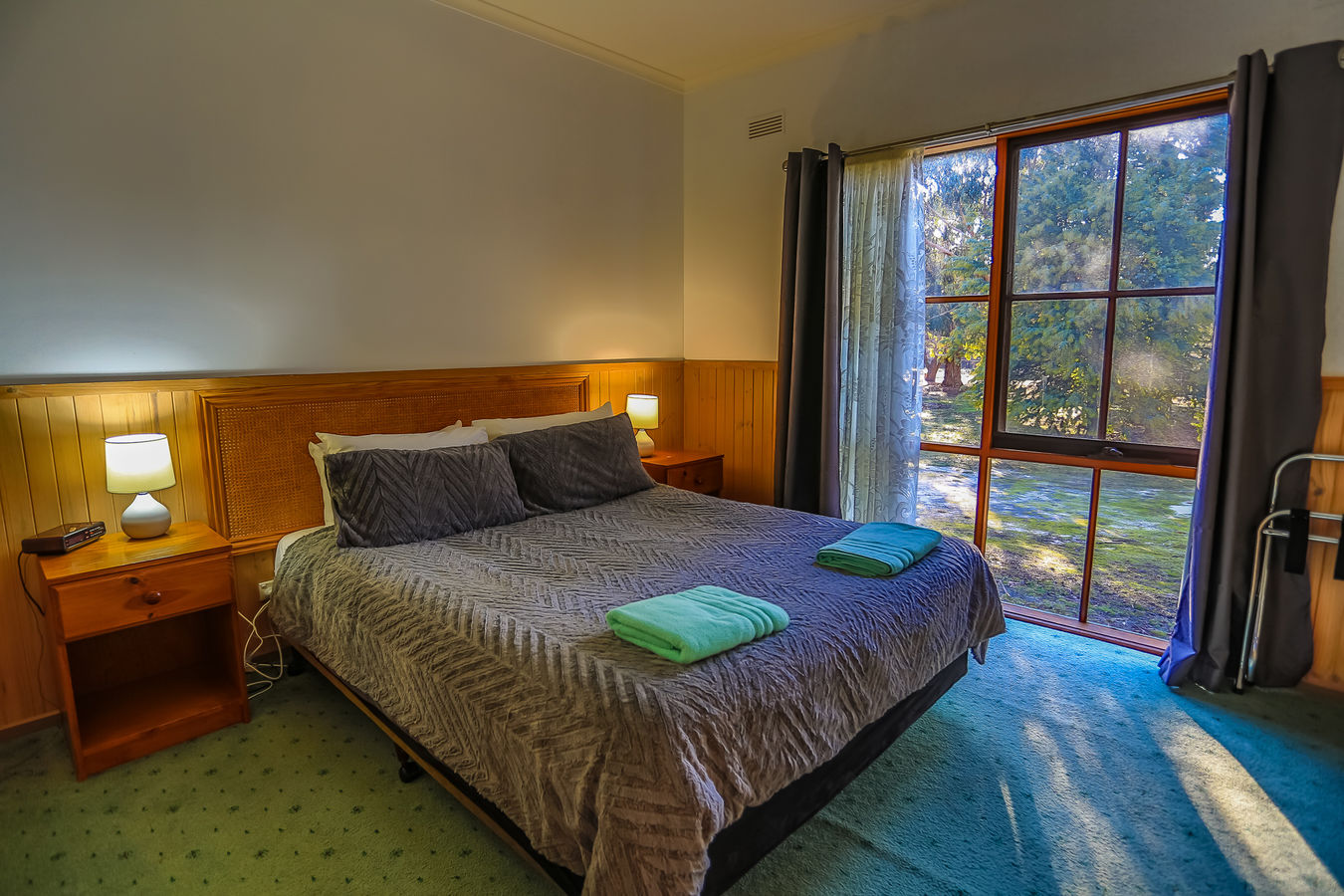 2 Bedroom Lodge | Self Contained | Mountain View Lodges | Halls Gap ...